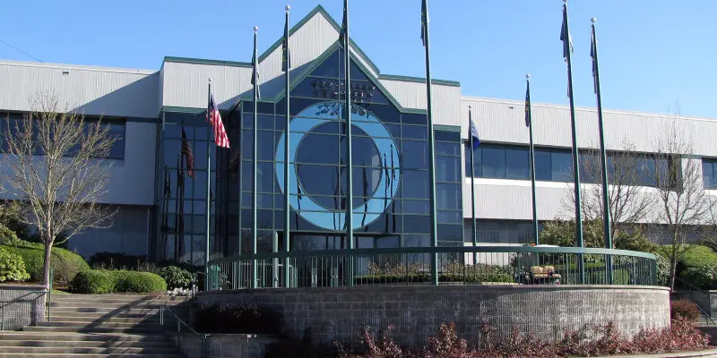 Tag: Moshofsky Center | FishDuck